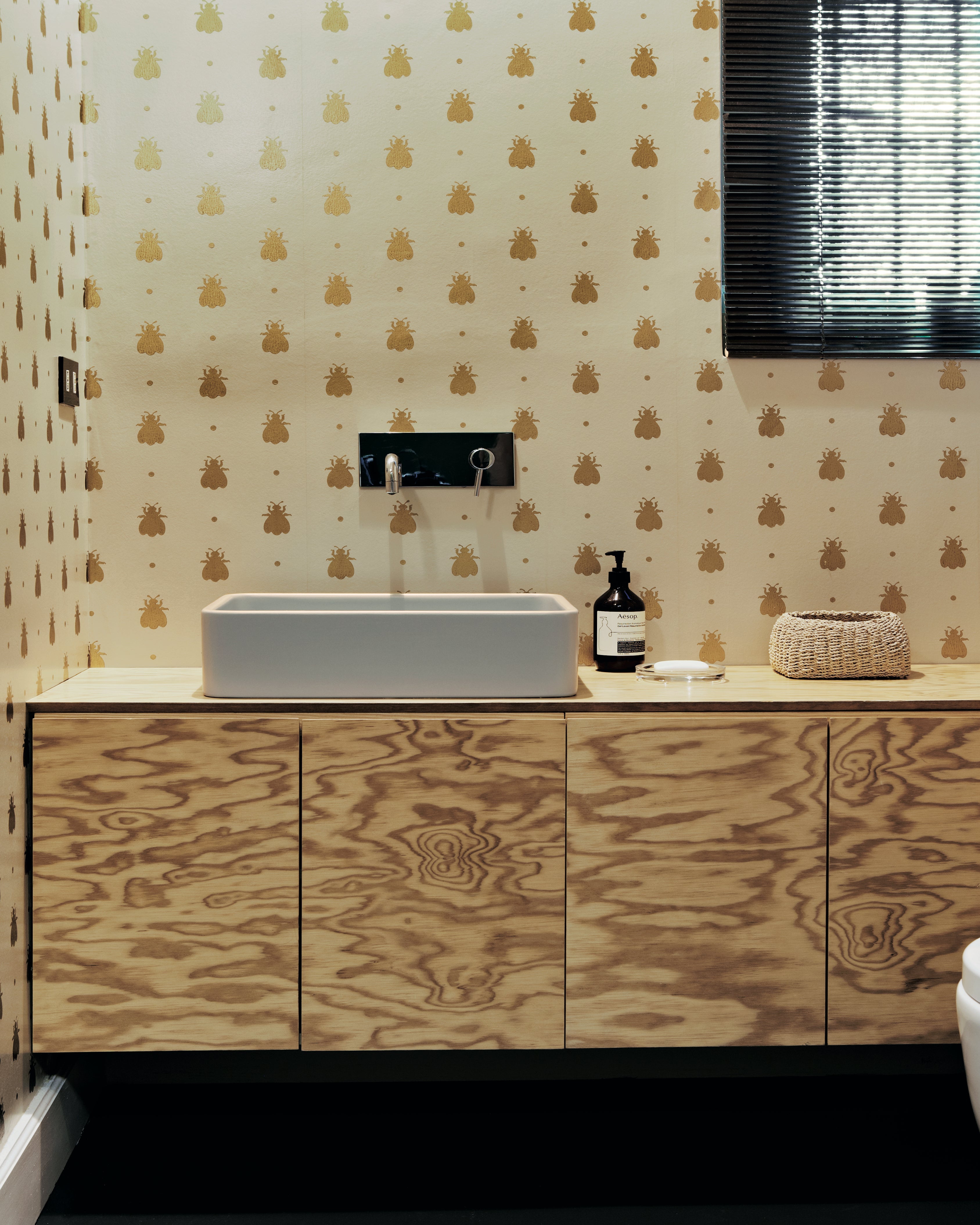 Bumble Bee Wallpaper – Whearley & Co.